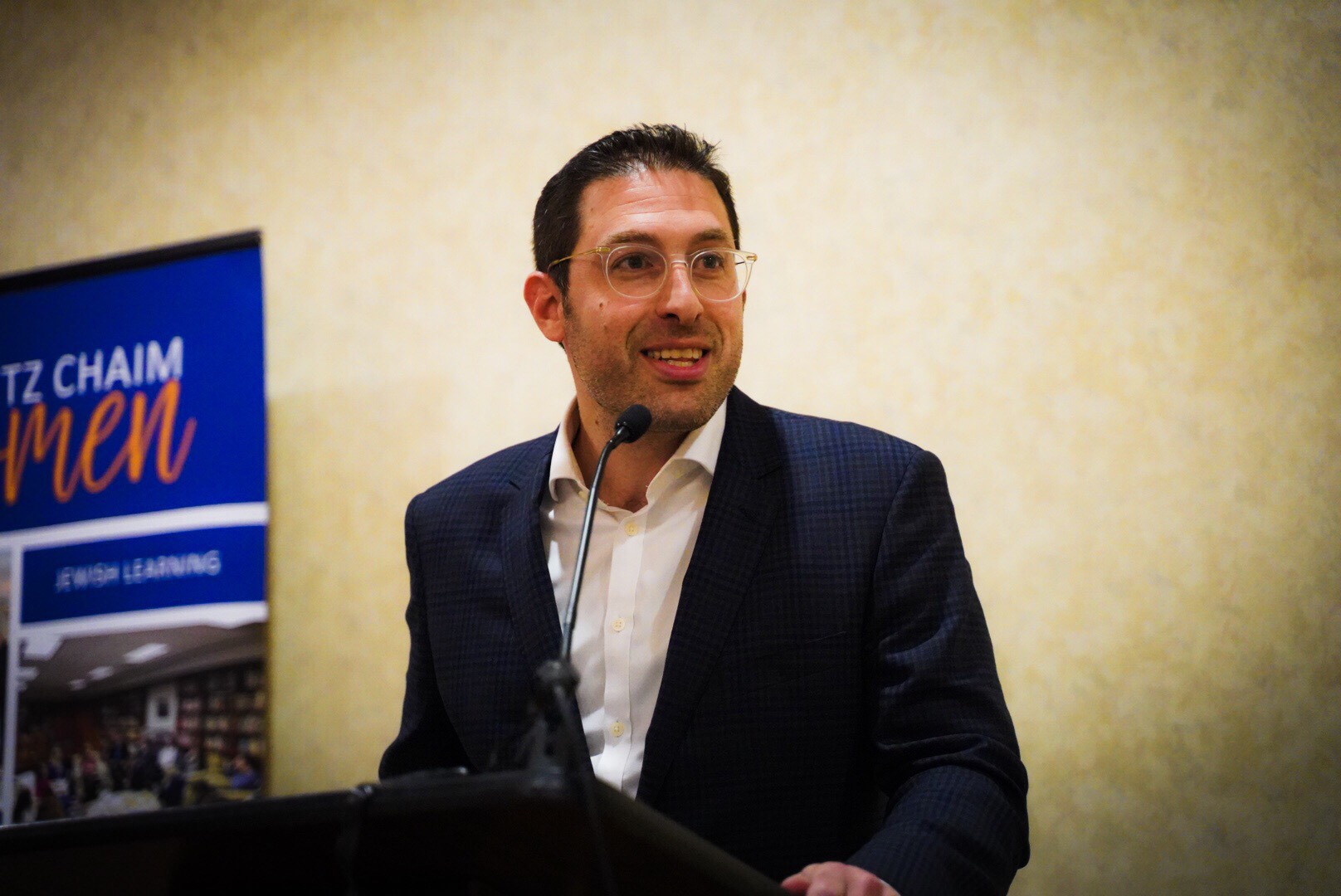 Baltimore Jewish Life | Charlie Harary Electrifies 400+ At Etz Chaim Event