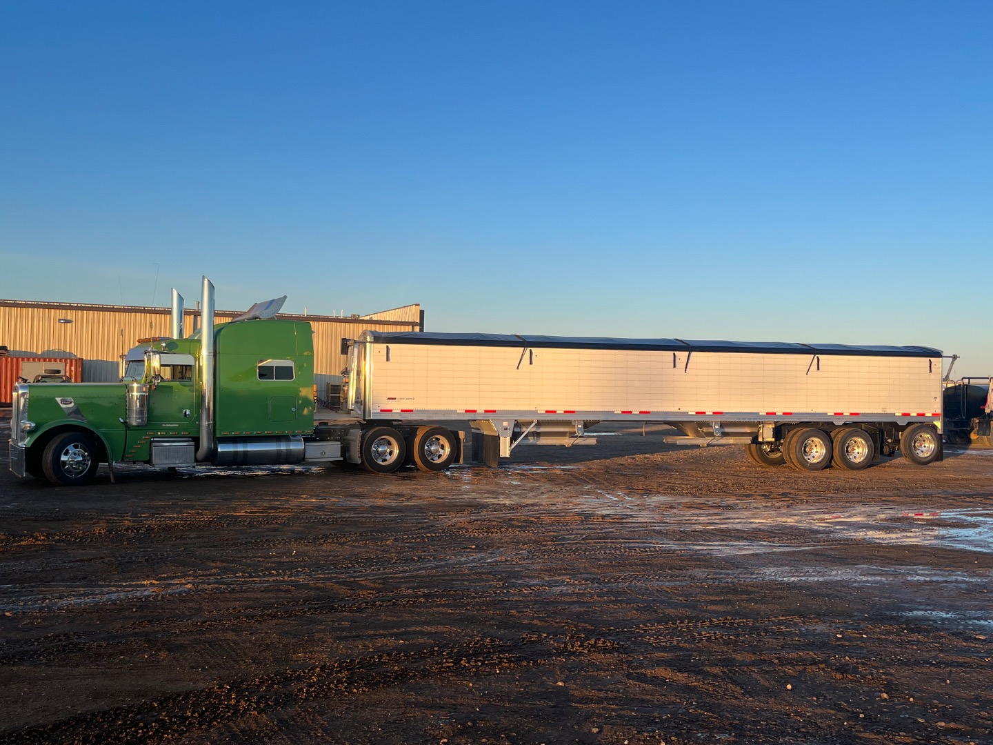 2024 timpte tri axle super hopper