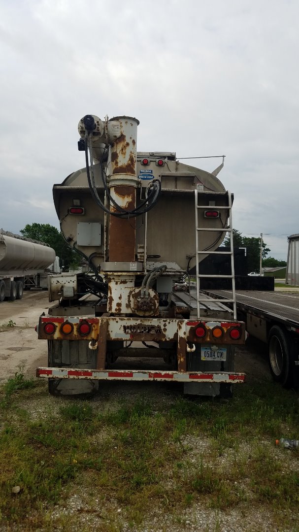 2006 Walinga Feed Trailer