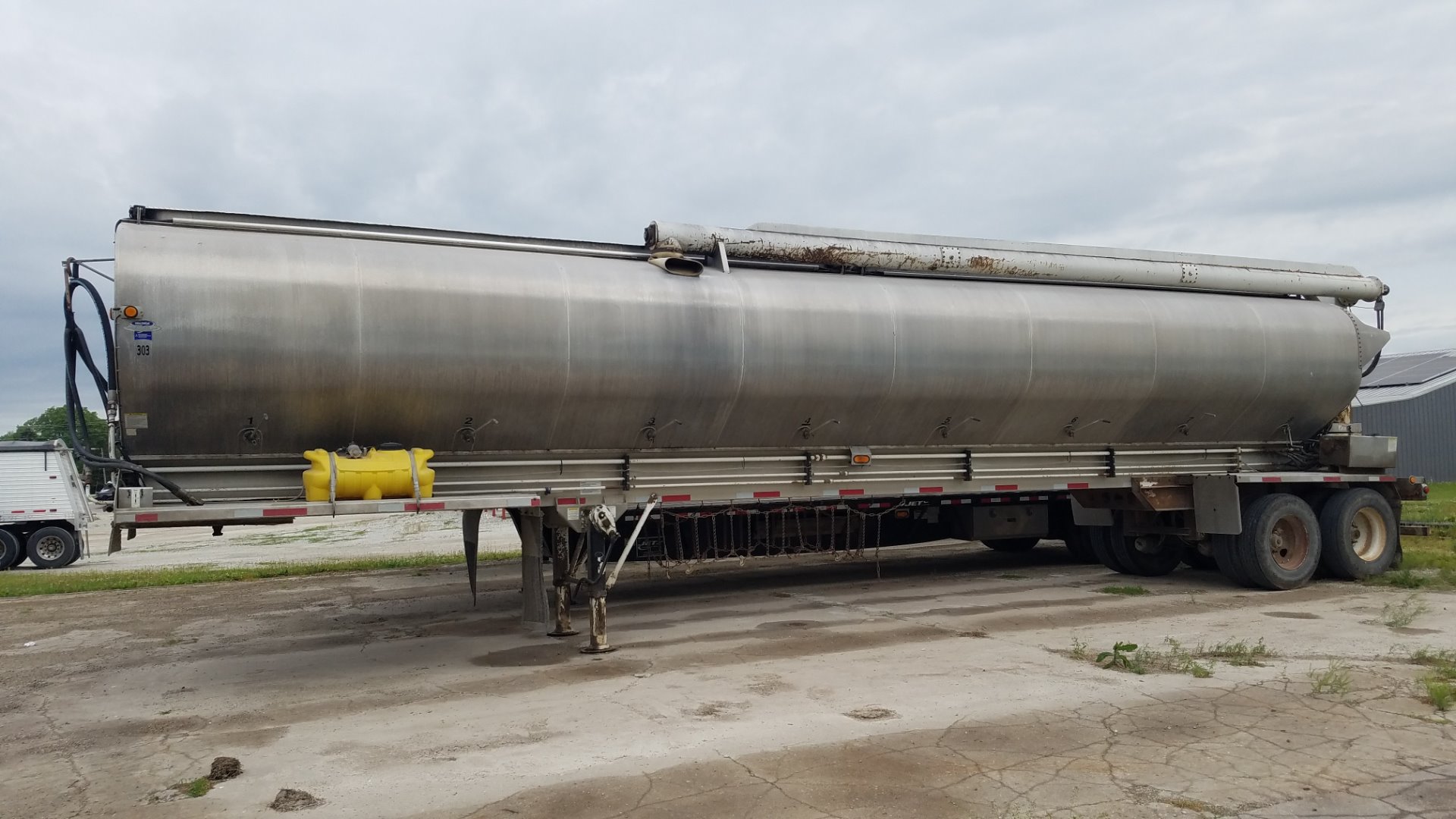 2006 Walinga Feed Trailer