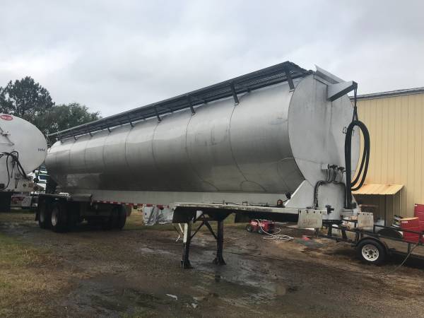 Ledwell Bulk Feed Trailers