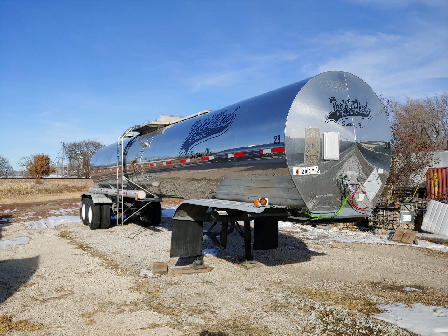 1990 Polar 7,000 Gallon 407 Tanker