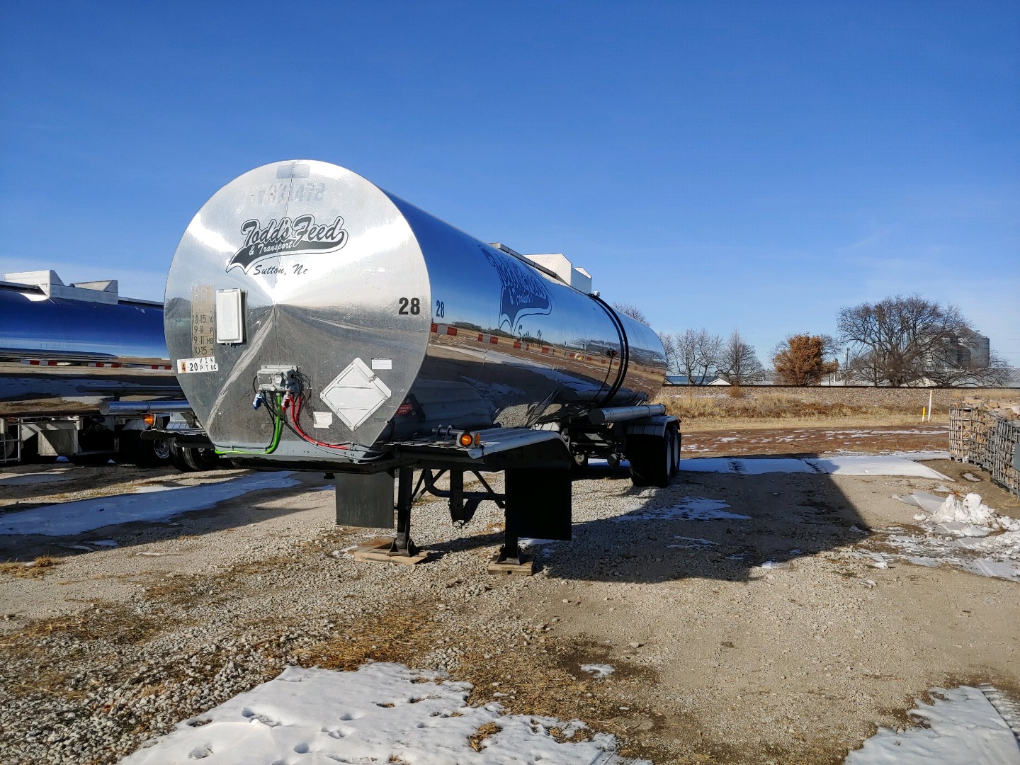 1990 Polar 7,000 Gallon 407 Tanker