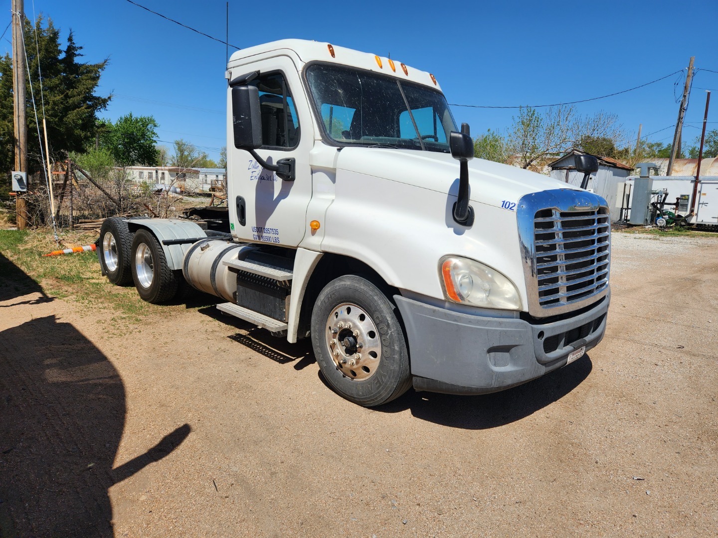 2014 Freightliner Cascadia day cab