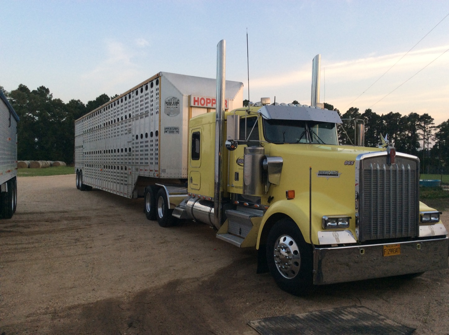 2001 W900L. C 16 CAT