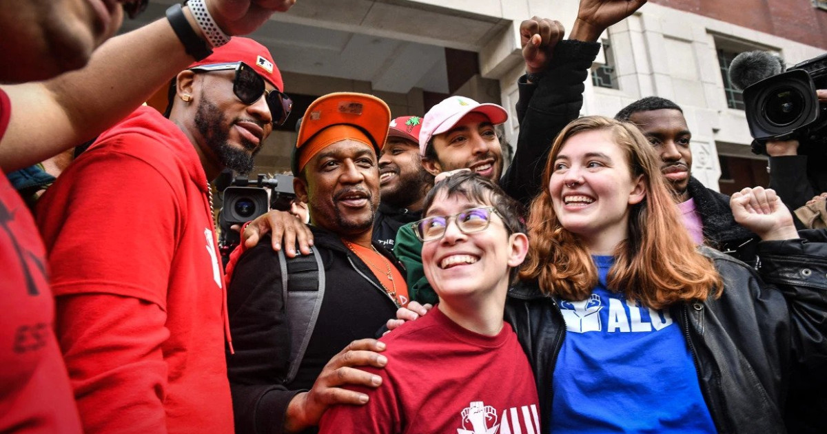 How Did Amazon Workers Go Against a Rich Corporation and Win? Look Back ...