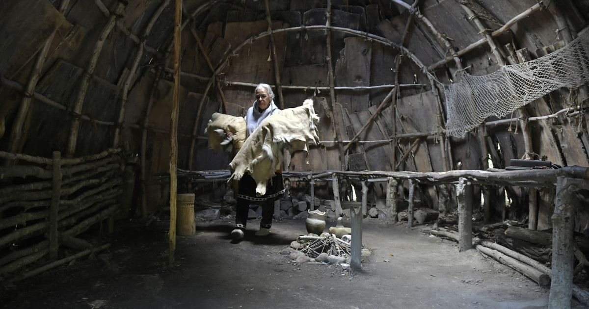 This Tribe Helped the Pilgrims Survive for Their First Thanksgiving ...