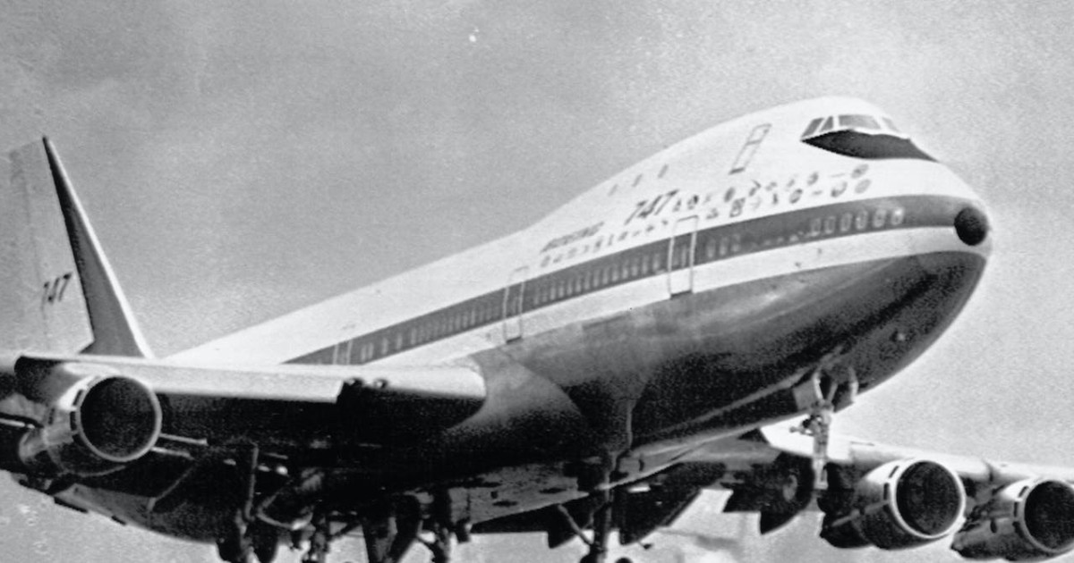 Last Boeing 747 Rolls Out of the Factory: How the 'Queen of the Skies ...