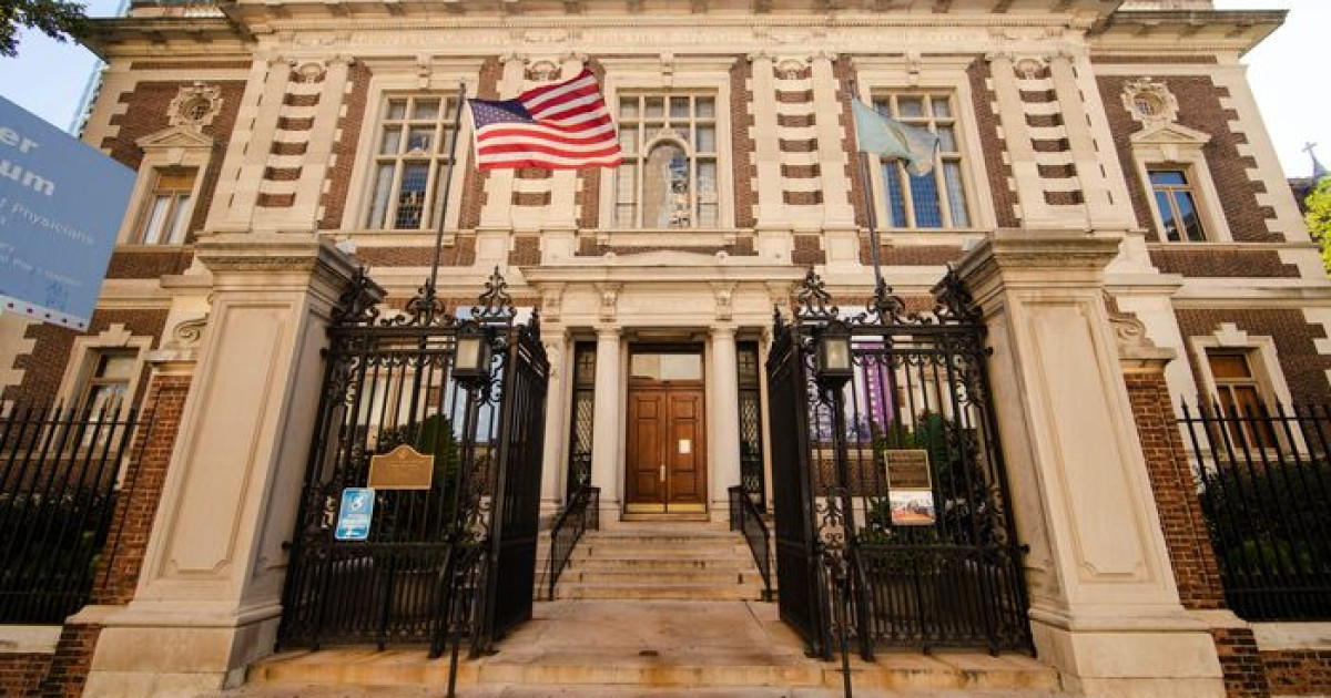 The Mütter and More — Bunk