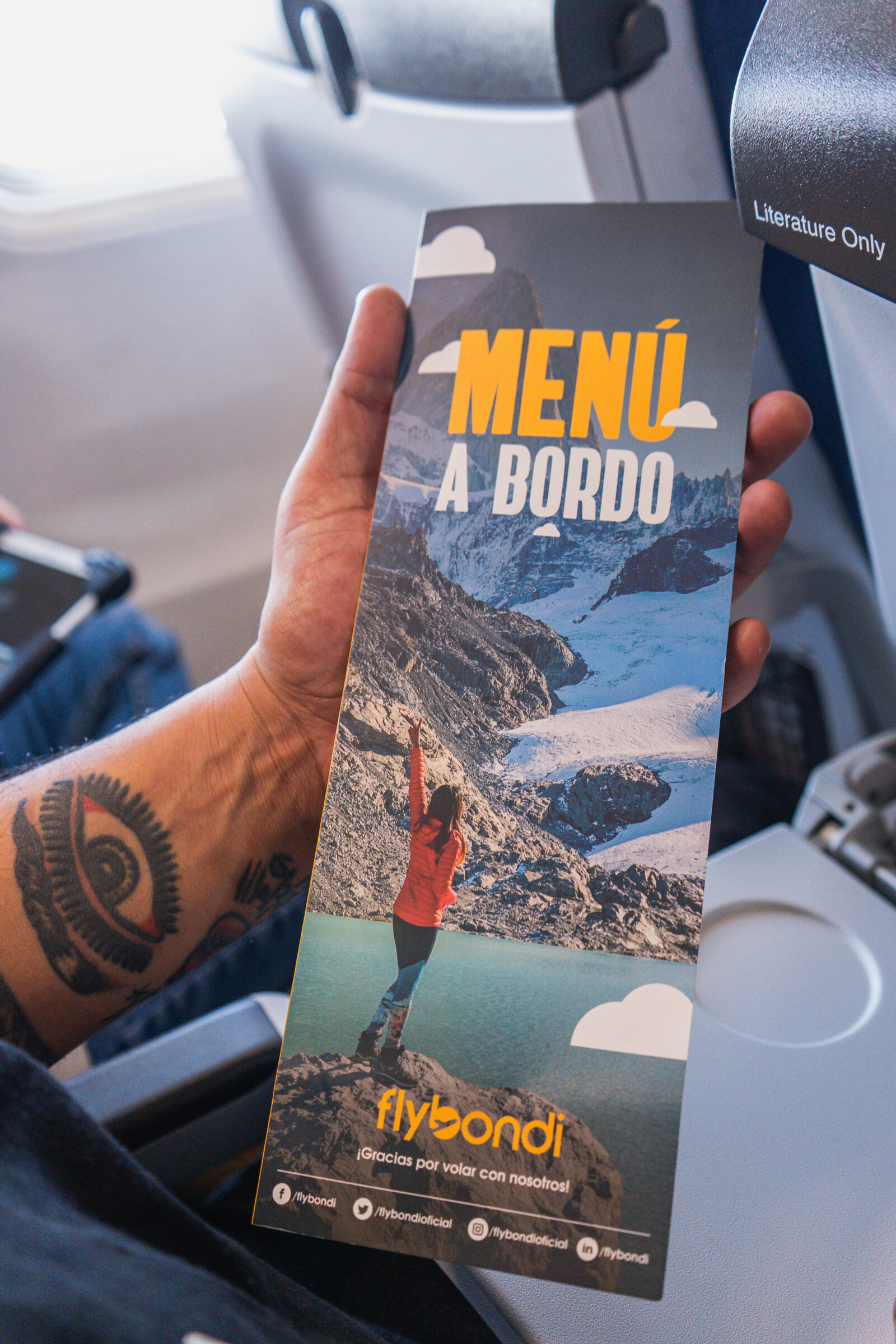 Flybondi incorpora servicio a bordo para vuelos internacionales
