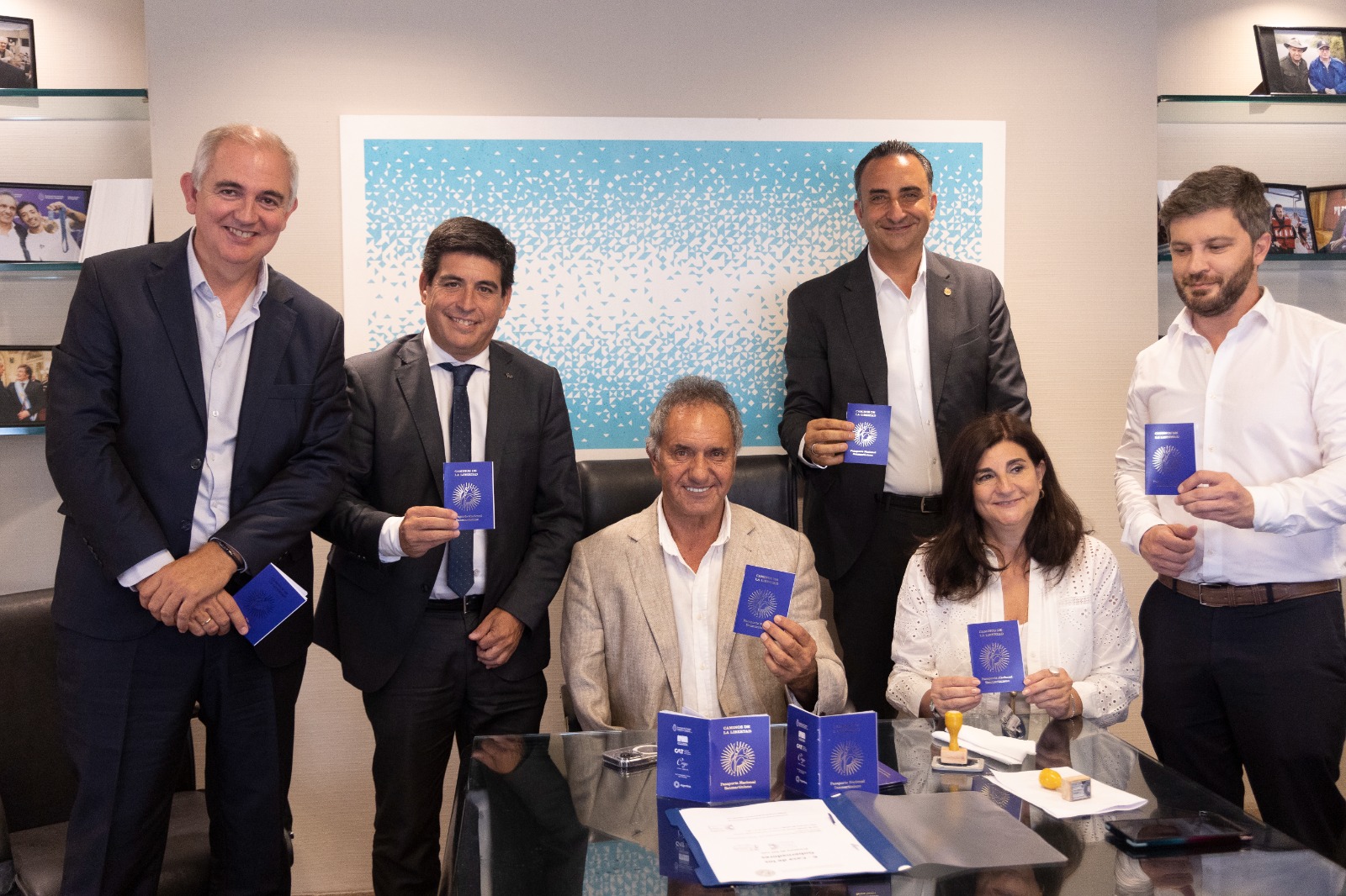 Argentina presenta su nuevo "Pasaporte Nacional Sanmartiniano" en honor ...