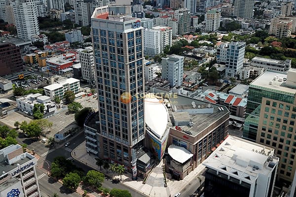 Tiendas y Restaurantes | Acrópolis Center