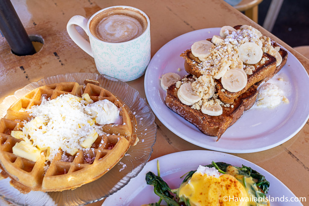 The Top 22 Places Locals Eat in Maui | HawaiianIslands.com