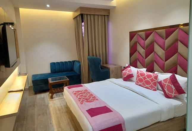 Xenious Hermitage Golden Lotus