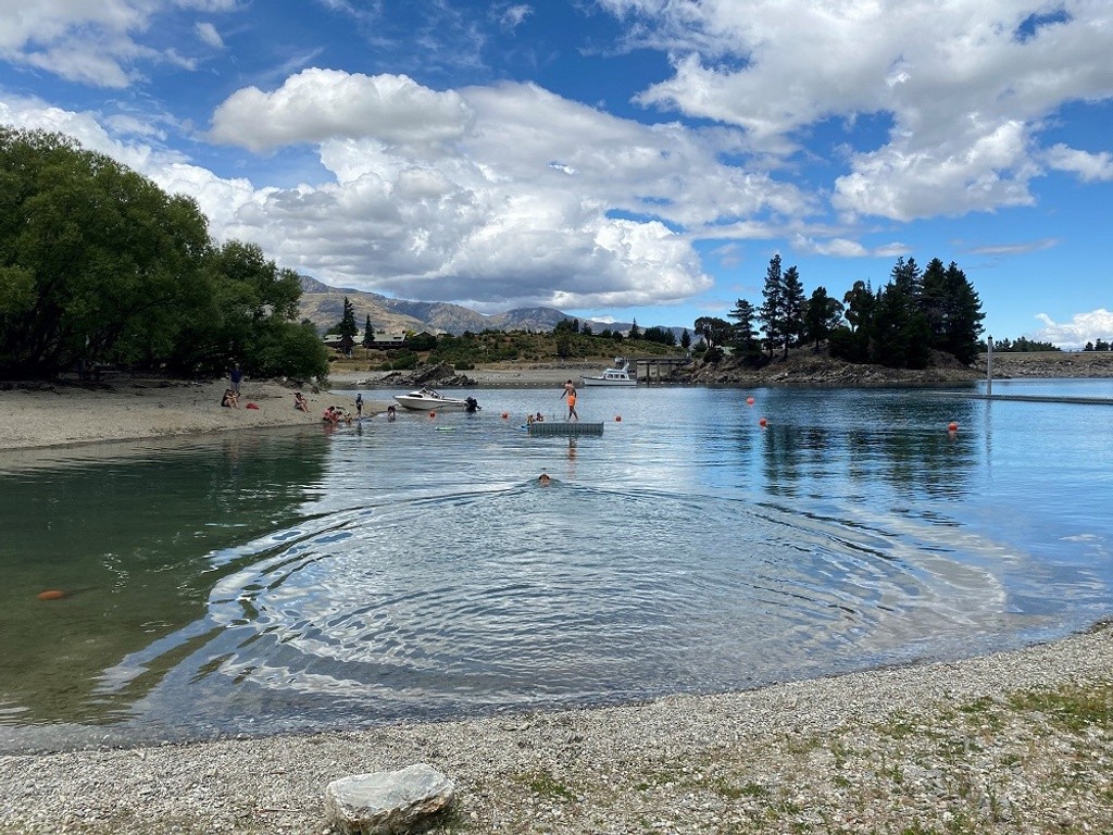 Lake Hawea at Holiday Park - Swim Guide
