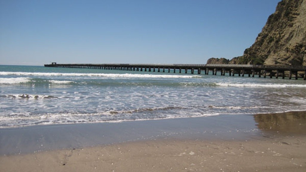 Tolaga Bay end of Wharf Rd - Swim Guide