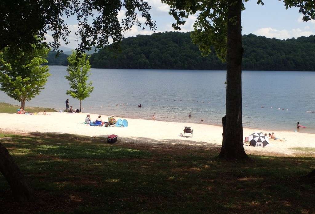 Lake Chatuge Clay Co Rec Park Swim Beach - Swim Guide