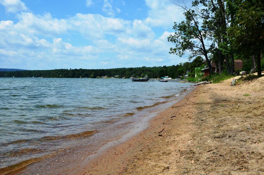Plage Publique Lake Clear Public Beach - Swim Guide