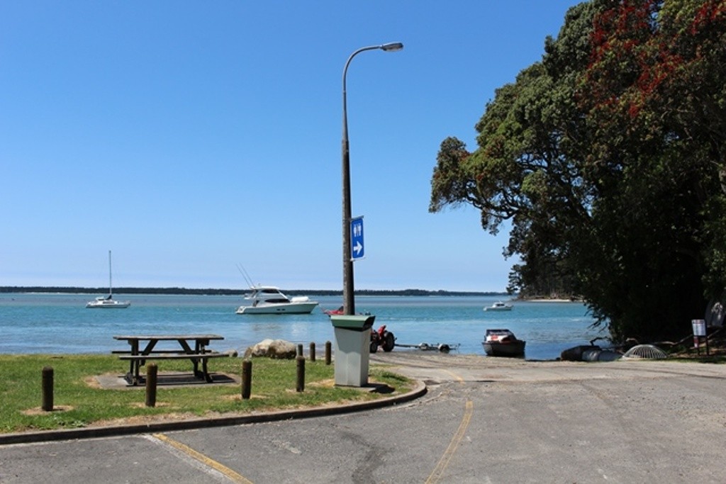 Tauranga Harbour at Tanners Point Beach - Swim Guide