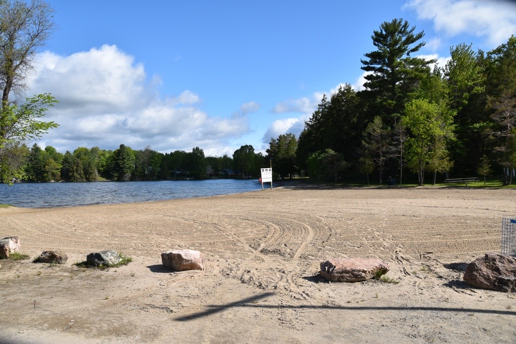 Silver Lake Provincial Park - Day Use Beach - Swim Guide