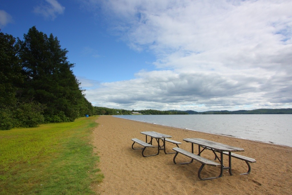 Windy Lake Provincial Park - Beach 2 - Day Use | Great Lakes Guide