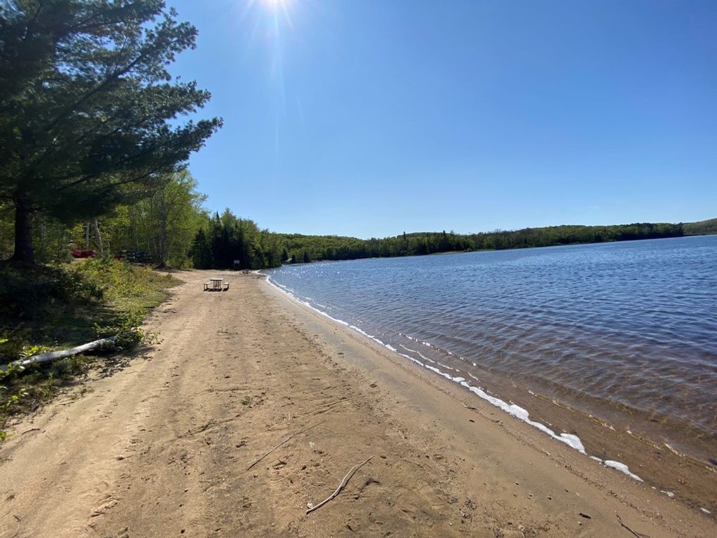 Arrowhead Provincial Park - Beach 2 Day Use | Swim Guide