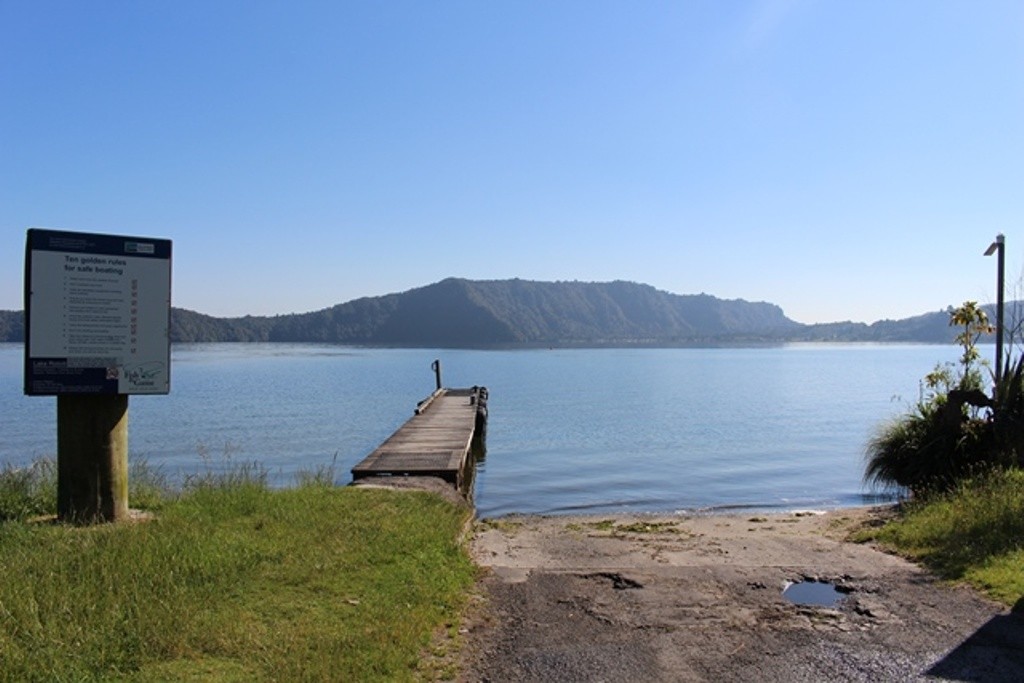Lake Rotoiti at Gisborne Point - Swim Guide