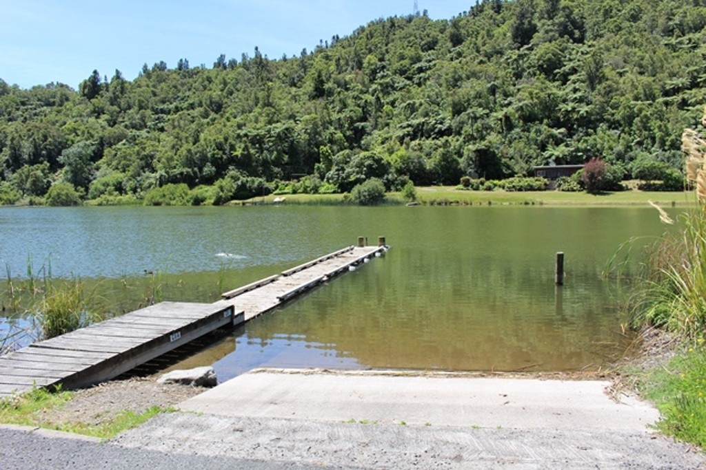 Lake Rotoehu at Otautu Bay | Swim Guide