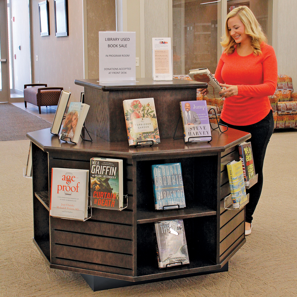 Slatwall Displays - Russwood® Octagon Display with Riser