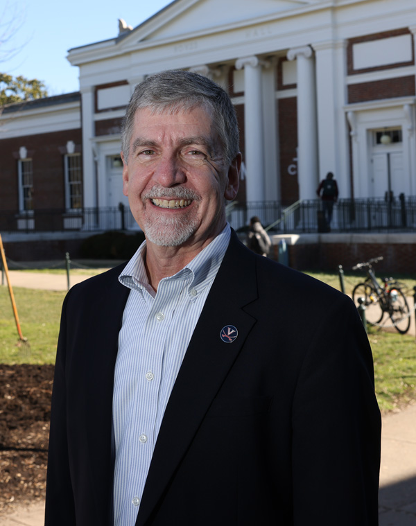 Business expansion: McIntire goes to three years—VIRGINIA Magazine