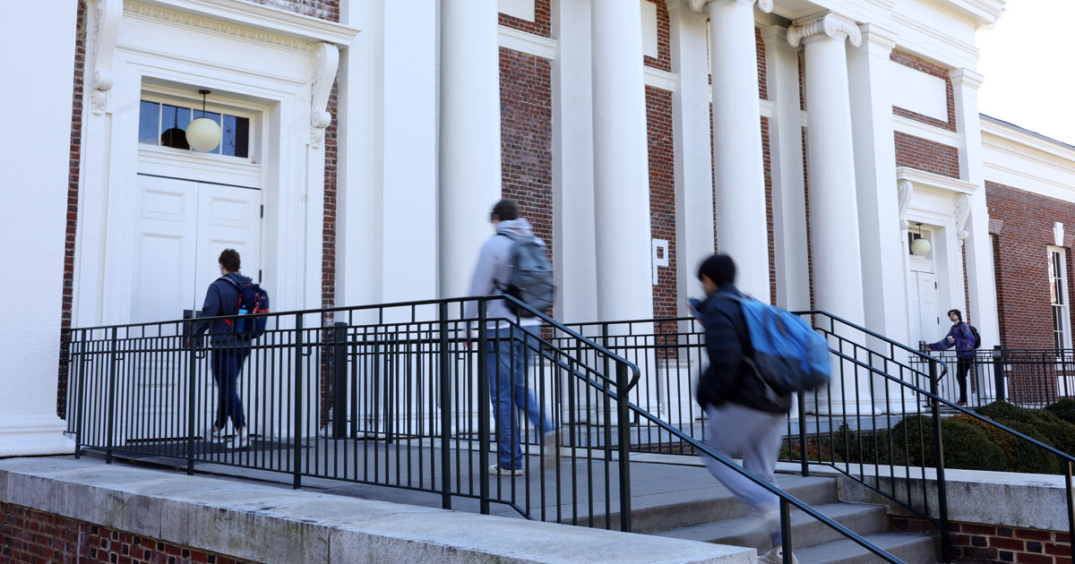 Business expansion: McIntire goes to three years—VIRGINIA Magazine