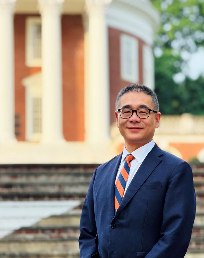 University librarian closes chapter—VIRGINIA Magazine