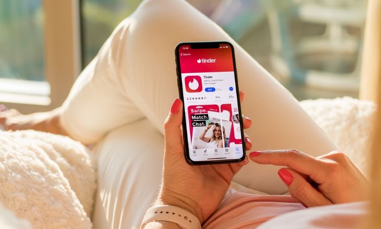 Tinder destrona a Netflix como la app móvil con mayor recaudación ...
