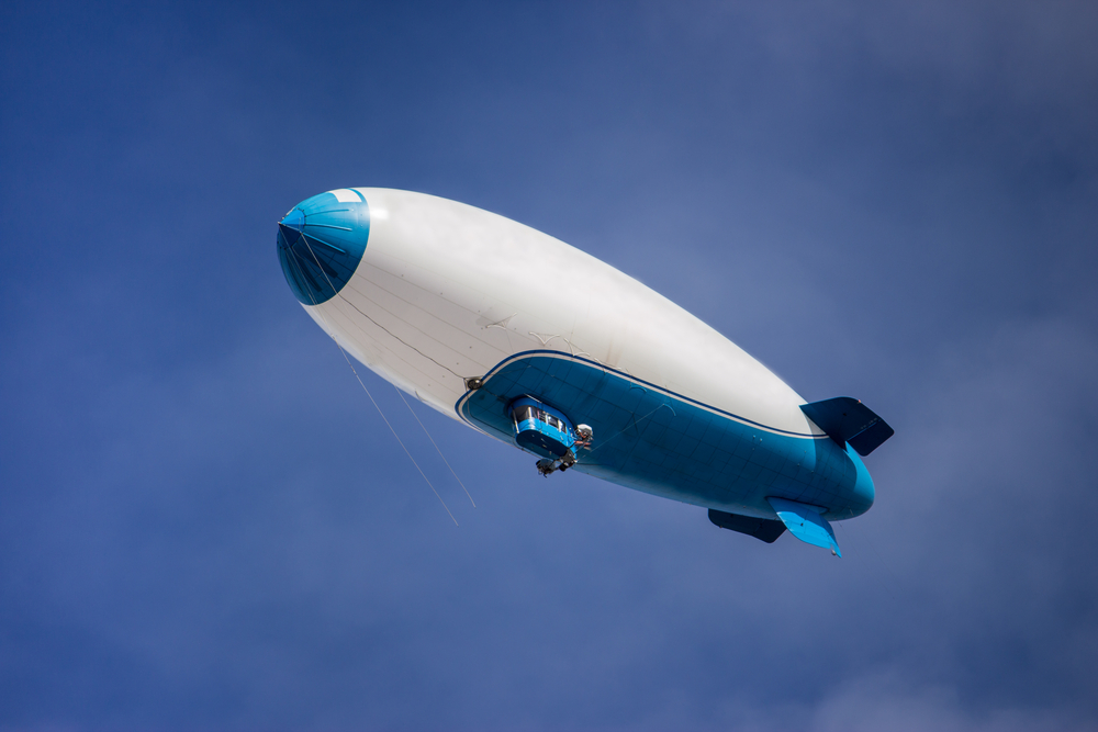 Amazon patenta dirigibles con drones para entregar artículos