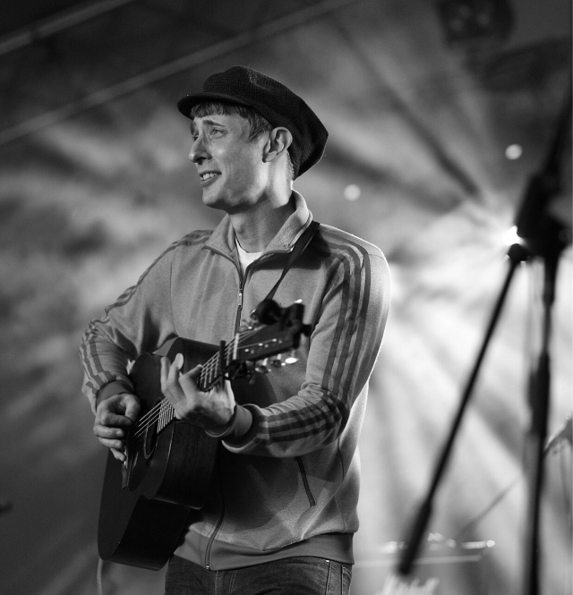 CHORDS: Gerry Cinnamon - Canter Live Piano & Ukulele Chord Progression ...