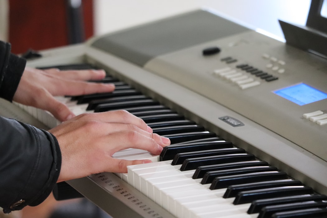 The Best Piano Finger Placement and Why - Yalle Media