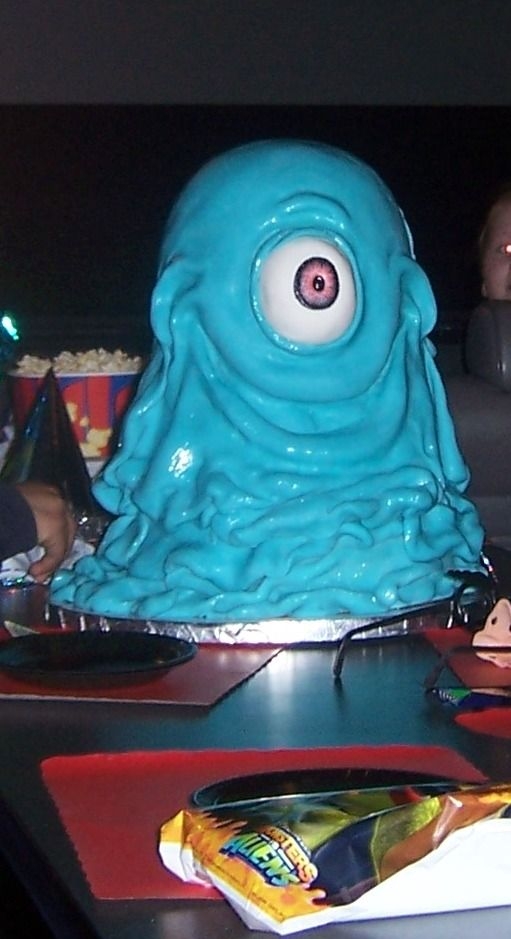 Monsters Vs. Aliens B.o.b. Cake - CakeCentral.com