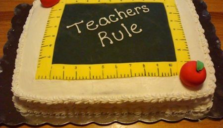 Chalkboard Teacher's Cake - CakeCentral.com