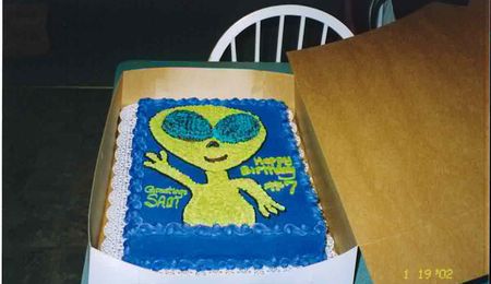 Alien Chestburster Cake - CakeCentral.com