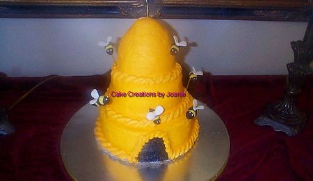 Bee Cake - CakeCentral.com
