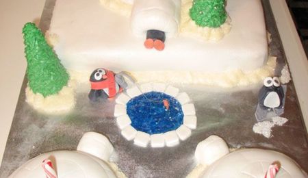 Igloo With Penguins - CakeCentral.com