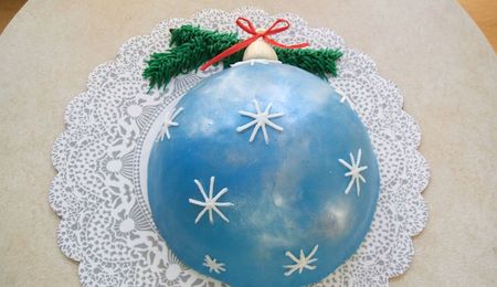 Christmas Ornament Cake - CakeCentral.com