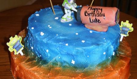 Buzz Lightyear Rocket Ship. - CakeCentral.com