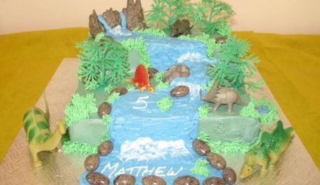 Brachiosaurus Cake - CakeCentral.com