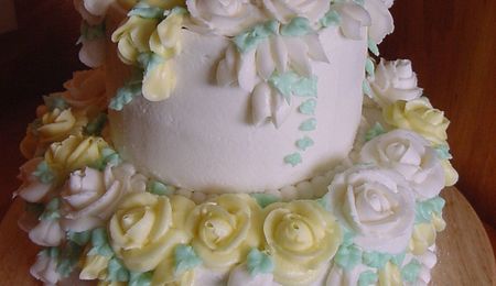 50Th Anniversary Yellow Roses - CakeCentral.com