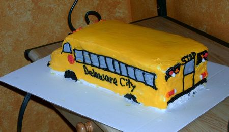 School Bus - CakeCentral.com