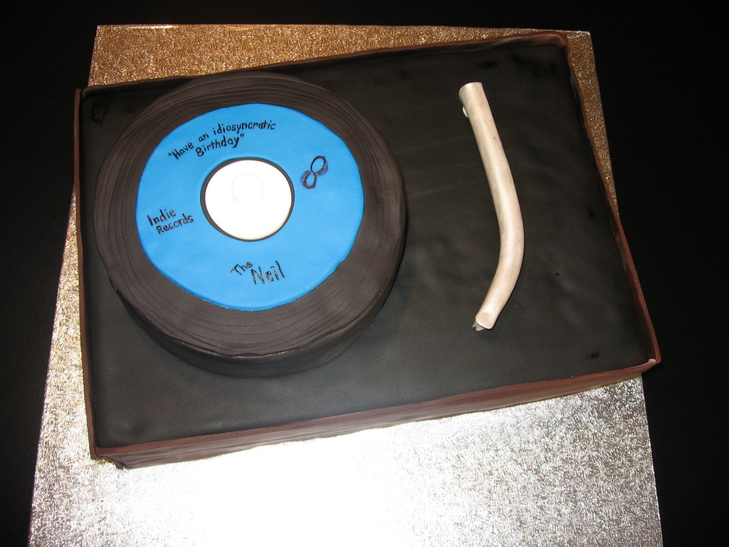 Vinyl Record Cake - CakeCentral.com