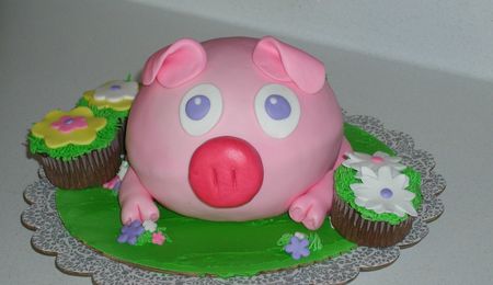 Pig Cake - CakeCentral.com