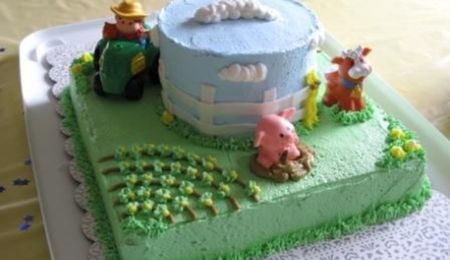 Oliver Tractor - CakeCentral.com