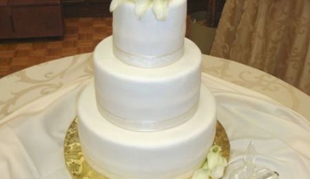 A Little Bit Of Paris - CakeCentral.com